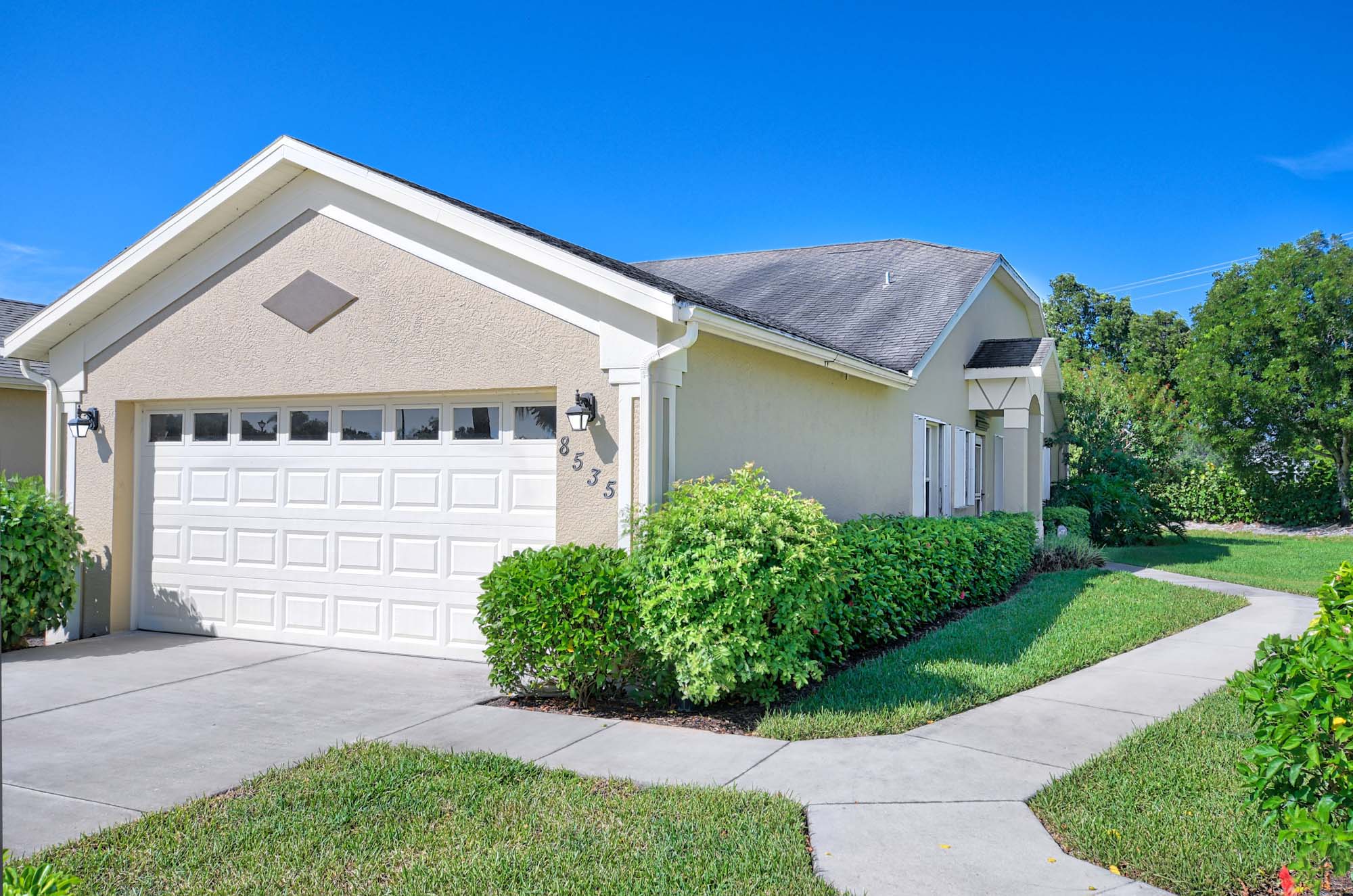 8535 Ibis Cove Cir, Naples, FL 34119 photo tour